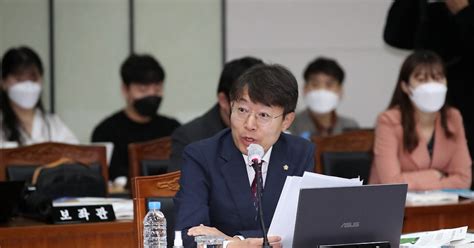 국감 질의하는 최기상 더불어민주당 의원