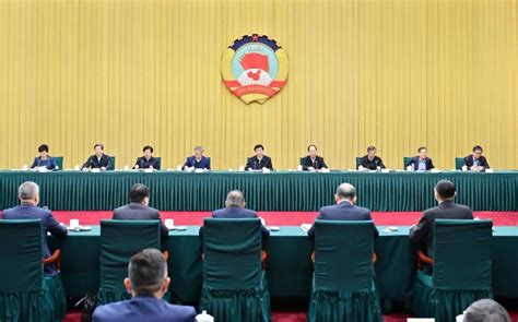 全国政协召开双周协商座谈会 围绕“推进法治化营商环境建设”协商议政 王沪宁主持政协委员中共市政协