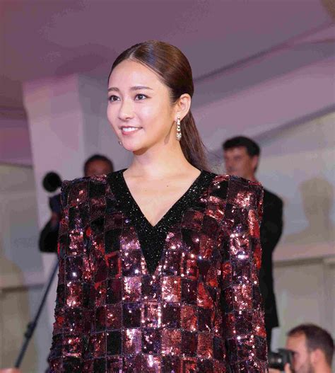 木村文乃、グッチのドレスでベネチア映画祭レッドカーペットに登場…日本映画25年ぶりの金獅子賞狙う スポーツ報知