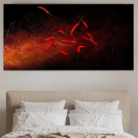 Tableau Piments éparpillés sur fond noir Tabloide