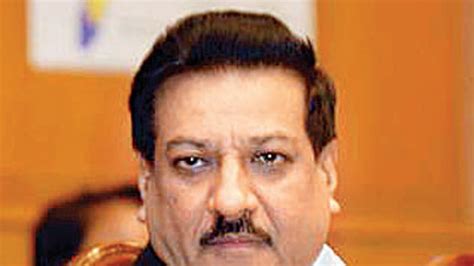 Devendra Fadnavis Must Apologise For Requesting Flight Delay Former Cm Prithviraj Chavan