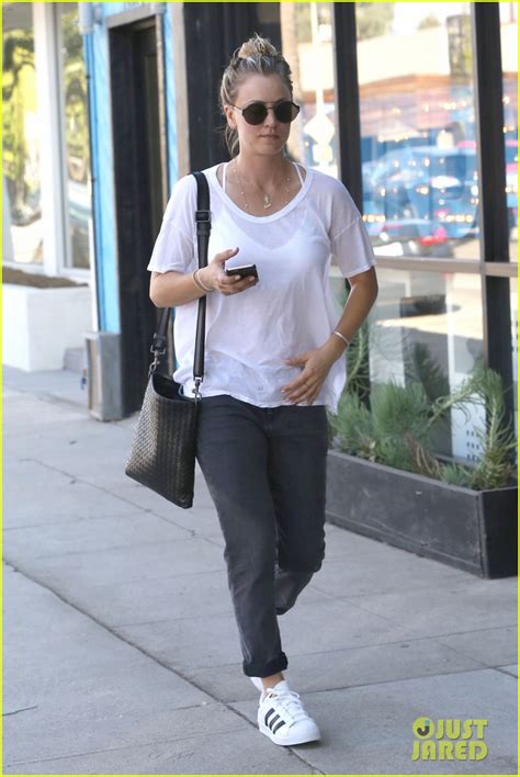 Kaley Cuoco Shows Off Cupping Bruises On Her Back Photo 3786560