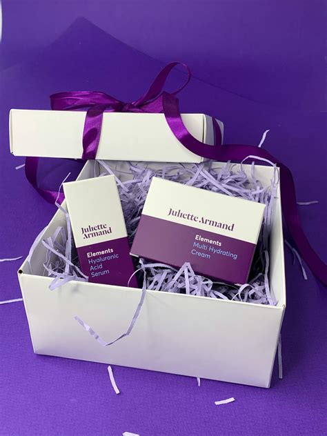 실내 건강 고급 광고하는 깨끗한 디스플레이 라이프스타일 럭셔리 럭셔리한 마케팅 매우 복잡한 미니멀리스트 미용 제품 본질 브랜드 정체성 브랜딩