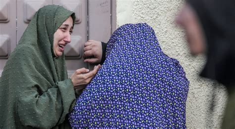 فتاة تروي تفاصيل مأساة عائلتها تحت الأنقاض لثلاثة أيام في غزة سياسة