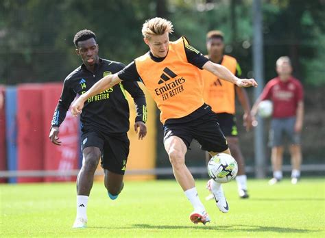 Gallery Up For The Cup Ahead Of Brentford Clash Gallery News