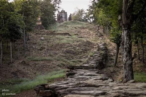 พระพุทธปฏิมาในพระบรมมหาราชวัง ปางลีลา พระพุทธรูปอุทิศพระราชกุศลถวาย พระบรมเอกทัศอนุรักษ์มนตรี
