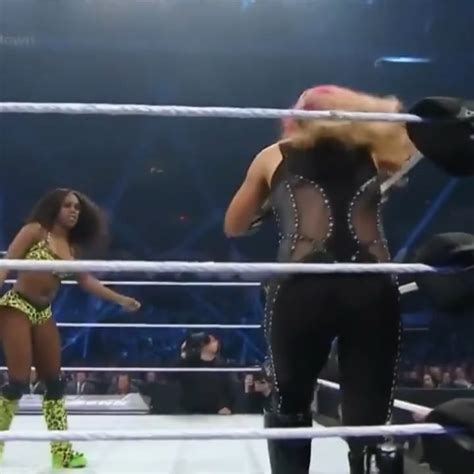 Naomi Rear View And Twerk Combo Rnaomibooty