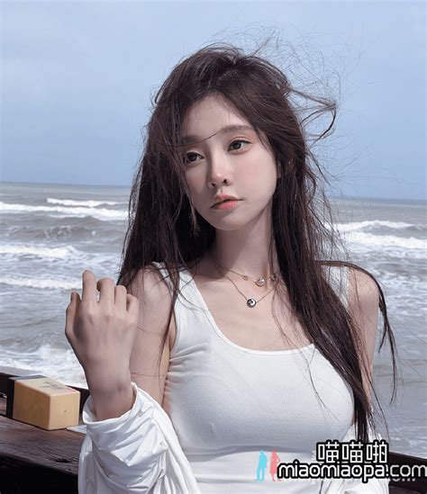 冯提莫合约到期官宣停播，下一站会何去何从，网友列出三种可能性 喵喵啪
