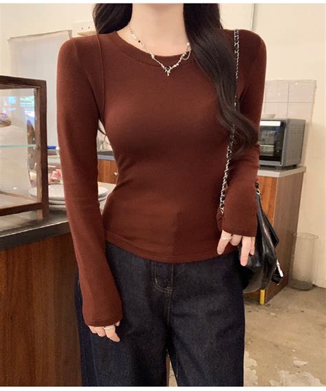 베이지하루 라운드넥 여자 긴팔 슬림핏 겨울 티셔츠 가을 숏탑 여성 상의 탑 이너티 스타일 코디 패션 캐주얼
