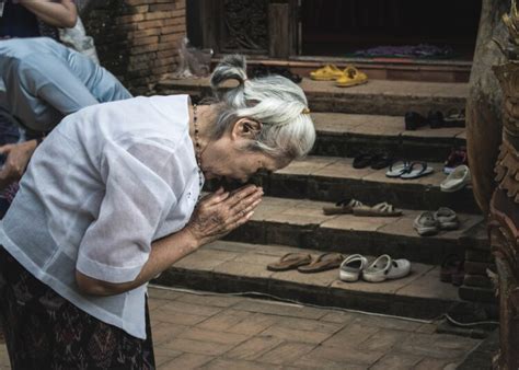 Universalizing Religions Vs Ethnic Religions Politic Sphere