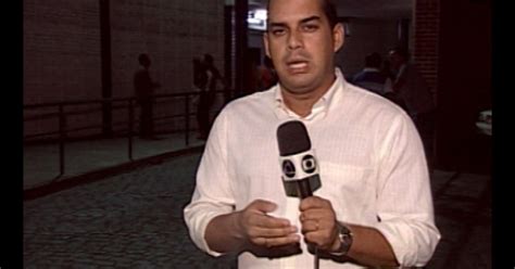 G1 Adolescente é Estuprada Na Frente Do Namorado Após Assalto Na