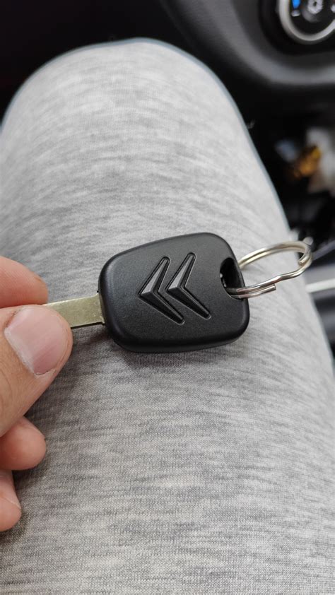 Дубликат ключа vesta и прописка/обучение нового ключа ИюльАвто — Lada ...