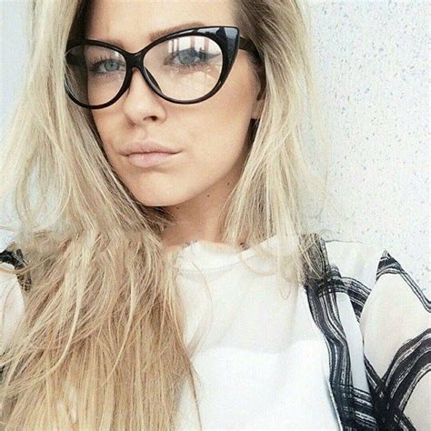 Модные очки для зрения 2018-2019 года: фото, лучшие оправы для очков ...