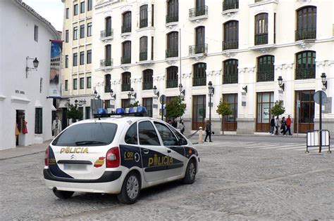 Qué coches utiliza la Policía Nacional Academia de Oposiciones a
