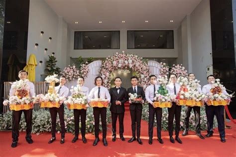 Sính Lễ Khủng Phan Hiển Mang Sang Hỏi Cưới Khánh Thi Mẹ Ruột Cô Dâu
