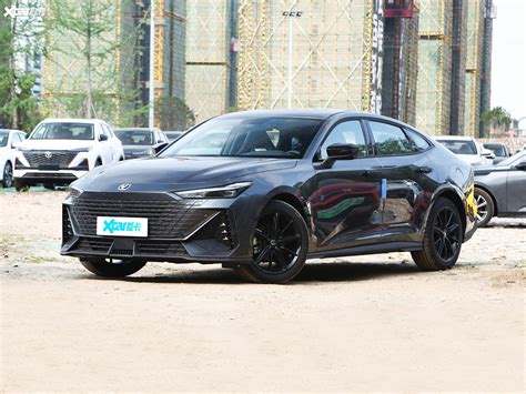 【2023款长安uni V 1 5t 尊享型 整体外观 2 126张图片】 汽车图片大全 爱卡汽车