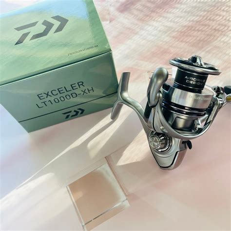 妞妞釣具🧜‍♀️daiwa 23年 全新改版 Exceler Lt 紡車式捲線器 Lt輕量化設計捲線器 蝦皮購物