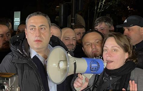 ისევ თსუ სთან ვაგრძელებთ ბრძოლას დღეს ღამეს დავრჩებით აქ ხოშტარია