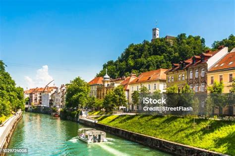 중세 건물 및 Ljubljanica 강 류블랴나슬로베니아 류블랴나에 대한 스톡 사진 및 기타 이미지 류블랴나 도시 오래된