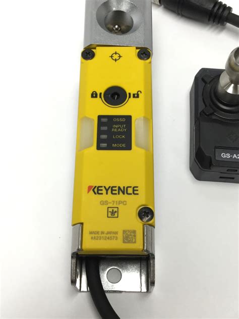 Keyence Gs 71pc Safety Door Guard Interlock Switch Power To Lock 24v