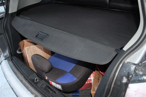 = Установки ручки на шторку багажника = — Peugeot 4007, 2,4 л, 2009 ...