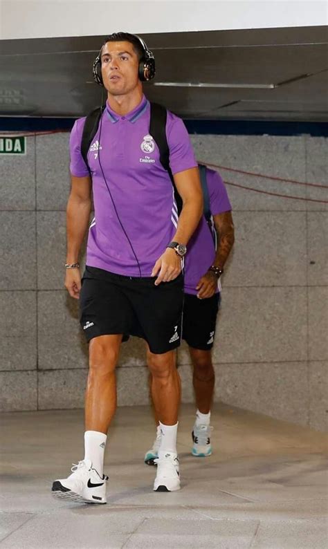 Pin By Teresa Simões Vilaverde On Cris Cristiano Ronaldo Style Messi