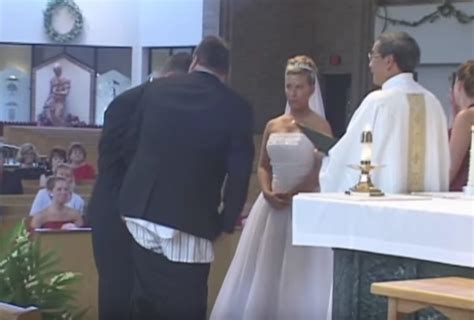 Best Man Loses His Pants During Ceremony And Entire Wedding Party Can