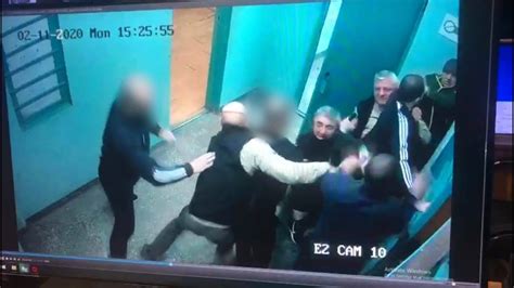 გლდანის ციხეში გიორგი რურუაზე თავდასხმის კადრები 📌 სპეციალურმა პენიტენციურმა სამსახურმა