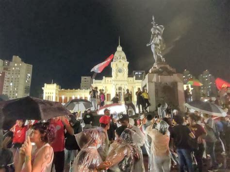 Manifestações reforçam defesa da democracia e isolam bolsonarismo