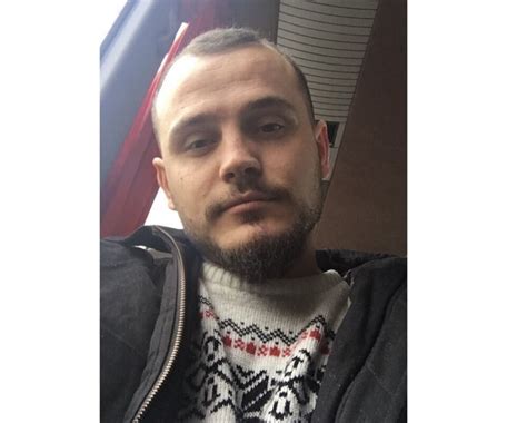 Flamuralbania、29 歳 Stripzoneのライブカム