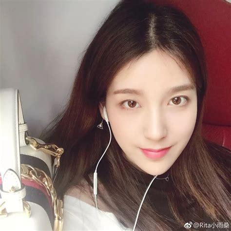 四小花旦成过去 她成了lpl唯一女解说