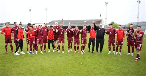 Clyde Players Have Saved The Club Says Ian Mccall As He Hails Bully Wees Great Escape Daily