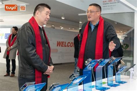 探索纺织业数智化转型新路，涂鸦智能携手万事利丝绸打造“共享工厂”财富号东方财富网