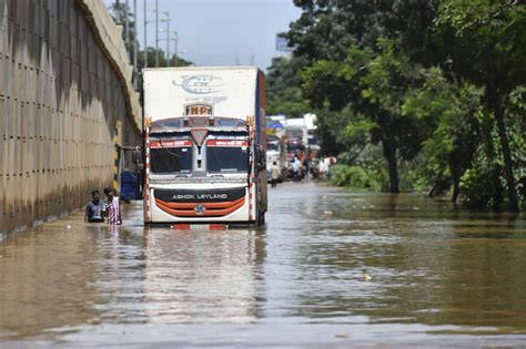 Power Cuts Traffic Snarls As Indias Tech Hub Endures Second Day Of