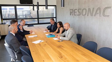 A Coruña Inés Rey Se Reúne Con Los Responsables De Resonac Que