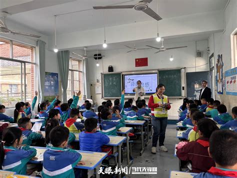 仁怀市盐津街道开展青少年禁毒知识宣传活动毒品蔡思会坪上