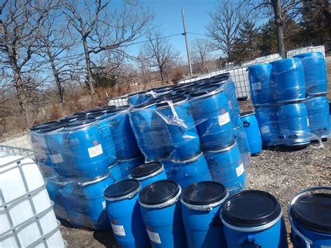 15 Gallon Plastic Latchable Lids And Handles New Containers Water