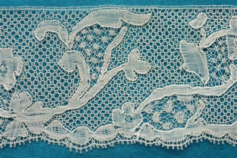 139 Ins Antique Vintage 19th Century Mechlin Bobbin Lace Bobbin Lace