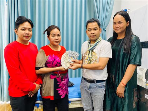 តារាកំប្លែងអ្នកនាង សំប៉ូលីដា បានទទួលជំនួយជាថវិការចំនួនមួយពាន់ដុល្លារ
