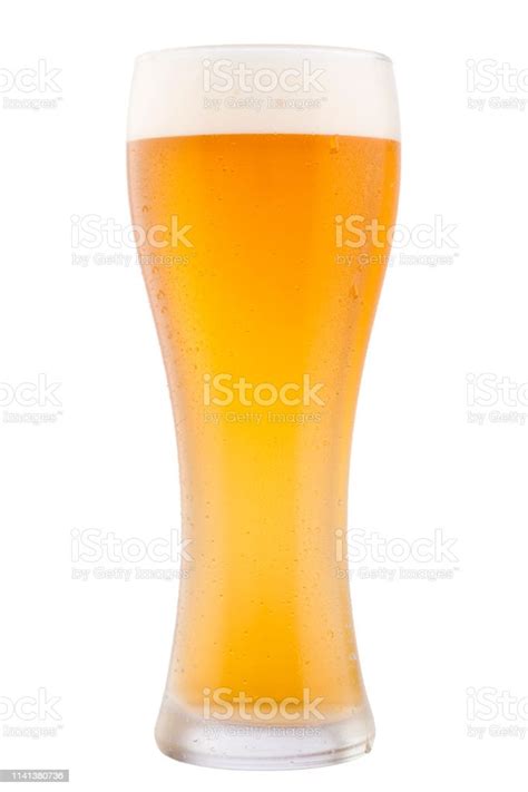 물과 얼음 차가운 맥주 유리 결로를 떨어진다 파인트 맥주 유리 흰색 배경에 고립 0명에 대한 스톡 사진 및 기타 이미지 0명