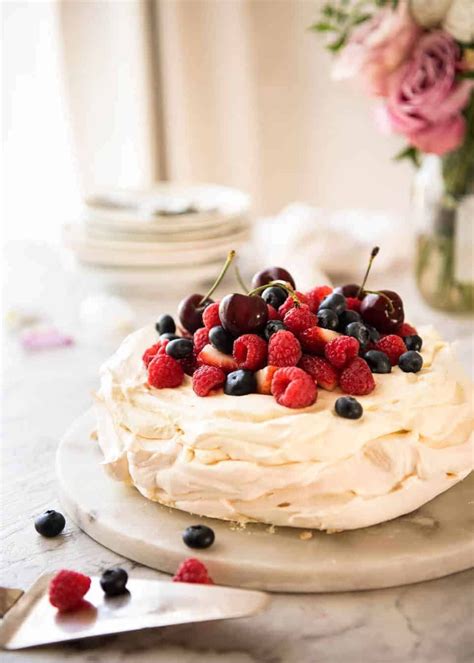 Pavlova Recipetin Eats
