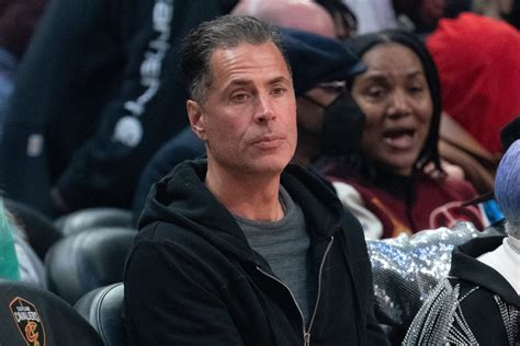 Report Lakers Actively Looking For Another Big Man With Stretch 5