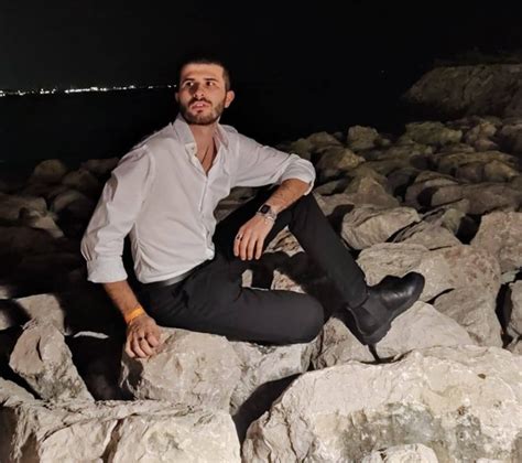 Addio Lorenzo Pataro Giovane Astro Dei Versi La Città Di Salerno