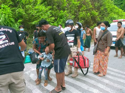 Dvb မြဝတီ ကော့ကရိတ် အာရှလမ်းတွင် မှန်လုံယာဉ်မှောက်ပြီး ၁၃ ဦးဒဏ်ရာရ