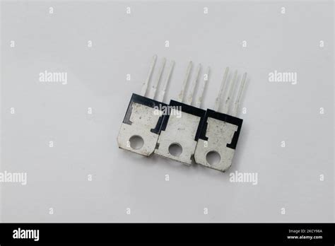What Is A Thyristor How Thyristors Work Silicon Controlled Rectifier