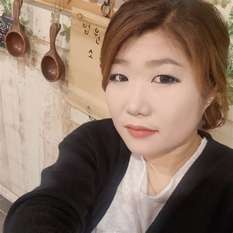 뽀기공방 레이스에코백 이뿐원단으로 열씨미 만듬~ 요거에 어울리는 원피스를 사야하나~ ㅠ살먼저빼고 입어야하겠지ㅠ Facebook