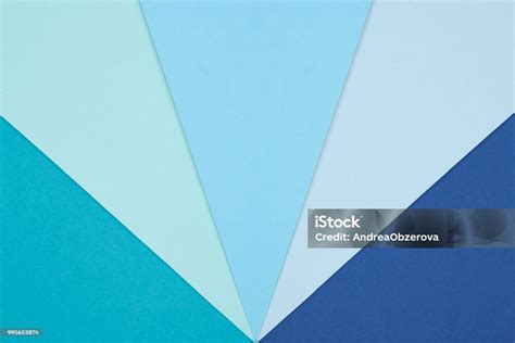 평면 추상 기하학 파스텔 블루와 터키석 색깔된 종이 질감 미니 배경을 하다 최소한의 기하학적 모양과 라인 템플릿입니다 질감에