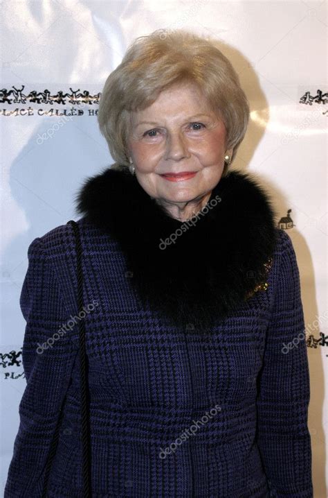 Actress Barbara Billingsly — Stock Editorial Photo © Popularimages 114381910