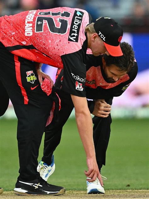 Melbourne Renegades Vs Perth Scorchers Game Abandoned Due To Unsafe