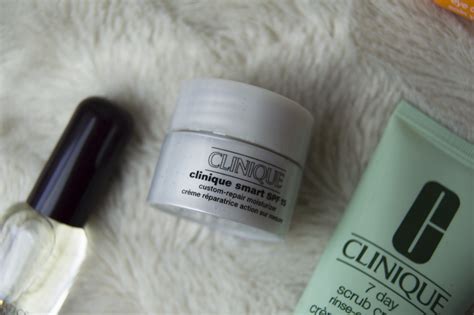 Clinique Smart SPF 15 Custom Repair Review | Daily SPF And Moisture To ...